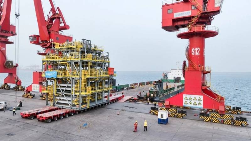 Deugro Completes Heavy Lift Move For FPSO Project In